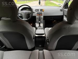 Белый Вольво Ц30 2009 в Рига, объемом двигателя 1.60 л и пробегом 172 тыс. км за 2590 €, фото 20 на AUTOMOTO.COM.LV