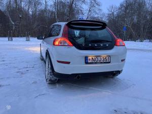 Balts Volvo C30 2010 Viļņa, ar dzinēja tilpumu 2.40 L un nobraukumu 238 tūkst. km par 4800 €, foto 3 vietnē AUTOMOTO.COM.LV