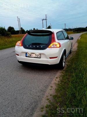 White Volvo C30 2011 in Balvi, with an engine capacity of 1.60 L and mileage of 360 thousand km for 2850 €, photo 3 on AUTOMOTO.COM.LV