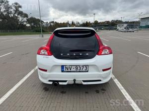 White Volvo C30 2011 in Rezekne, with an engine capacity of 1.60 L and mileage of 0 thousand km for 6000 €, photo 3 on AUTOMOTO.COM.LV
