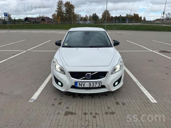 Вольво Ц30 2011 в Резекне на AUTOMOTO.COM.LV Белый Вольво Ц30 2011 в Резекне, объемом двигателя 1.60 л и пробегом 0 тыс. км за 6000 €, фото 1 на AUTOMOTO.COM.LV