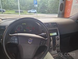 Balts Volvo C30 2007 Rīga, ar dzinēja tilpumu 2.40 L un nobraukumu 126 tūkst. km par 2500 €, foto 6 vietnē AUTOMOTO.COM.LV