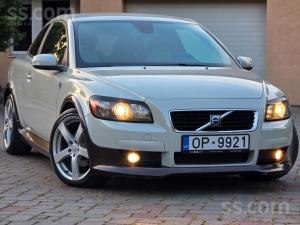 Белый Вольво Ц30 2008 в Рига, объемом двигателя 2.40 л и пробегом 400 тыс. км за 4350 €, фото 8 на AUTOMOTO.COM.LV