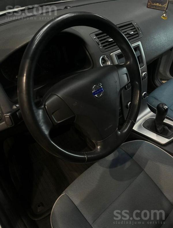 Balts Volvo C30 2008 Madona, ar dzinēja tilpumu 1.60 L un nobraukumu 283 tūkst. km par 2200 €, foto 6 vietnē AUTOMOTO.COM.LV