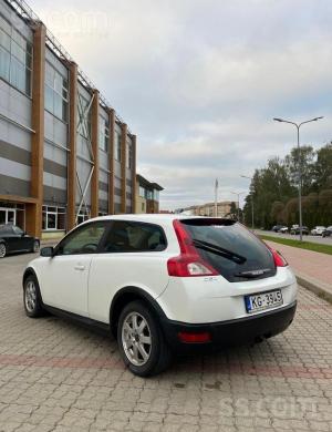 Белый Вольво Ц30 2008 в Мадона, объемом двигателя 1.60 л и пробегом 283 тыс. км за 2200 €, фото 7 на AUTOMOTO.COM.LV
