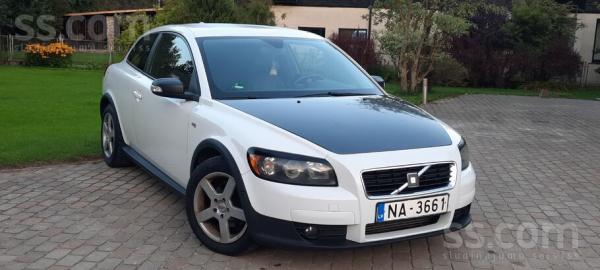 Balts Volvo C30 2009 Tukums, ar dzinēja tilpumu 1.60 L un nobraukumu 300 tūkst. km par 1590 €, foto 2 vietnē AUTOMOTO.COM.LV