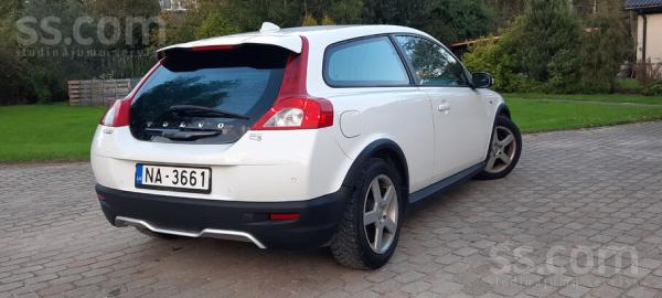 Balts Volvo C30 2009 Tukums, ar dzinēja tilpumu 1.60 L un nobraukumu 300 tūkst. km par 1590 €, foto 4 vietnē AUTOMOTO.COM.LV