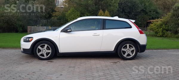 Balts Volvo C30 2009 Tukums, ar dzinēja tilpumu 1.60 L un nobraukumu 300 tūkst. km par 1590 €, foto 5 vietnē AUTOMOTO.COM.LV