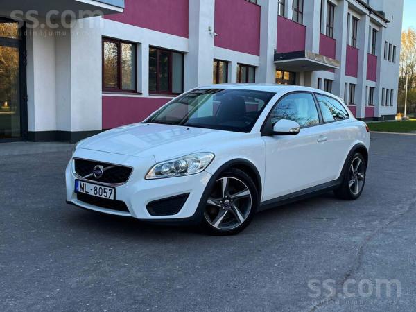 Balts Volvo C30 2010 Rīga, ar dzinēja tilpumu 1.60 L un nobraukumu 340 tūkst. km par 2950 €, foto 1 vietnē AUTOMOTO.COM.LV