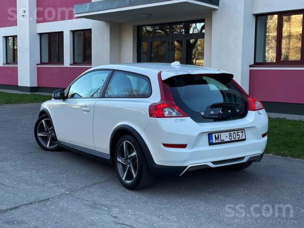 Balts Volvo C30 2010 Rīga, ar dzinēja tilpumu 1.60 L un nobraukumu 340 tūkst. km par 2950 €, foto 3 vietnē AUTOMOTO.COM.LV