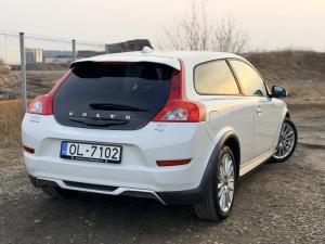 Balts Volvo C30 2010 Rīga, ar dzinēja tilpumu 1.60 L un nobraukumu 159 tūkst. km par 5300 €, foto 5 vietnē AUTOMOTO.COM.LV