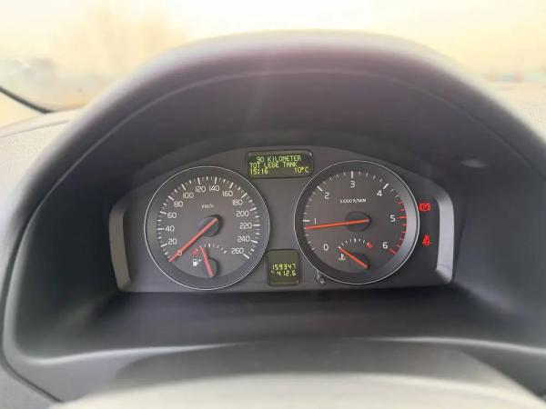 Белый Вольво Ц30 2010 в Рига, объемом двигателя 1.60 л и пробегом 159 тыс. км за 5300 €, фото 10 на AUTOMOTO.COM.LV