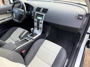Balts Volvo C30 2010 Rīga, ar dzinēja tilpumu 1.60 L un nobraukumu 159 tūkst. km par 5300 €, foto 14 vietnē AUTOMOTO.COM.LV