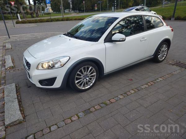 Balts Volvo C30 2010 Valmiera, ar dzinēja tilpumu 1.60 L un nobraukumu 166 tūkst. km par 3500 €, foto 3 vietnē AUTOMOTO.COM.LV