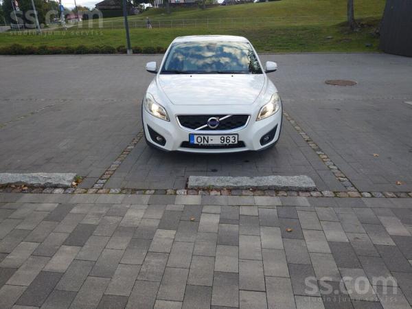 Balts Volvo C30 2010 Valmiera, ar dzinēja tilpumu 1.60 L un nobraukumu 166 tūkst. km par 3500 €, foto 4 vietnē AUTOMOTO.COM.LV