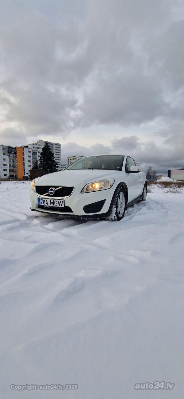 Balts Volvo C30 2011 Tallina, ar dzinēja tilpumu 1.60 L un nobraukumu 345 tūkst. km par 3500 €, foto 1 vietnē AUTOMOTO.COM.LV