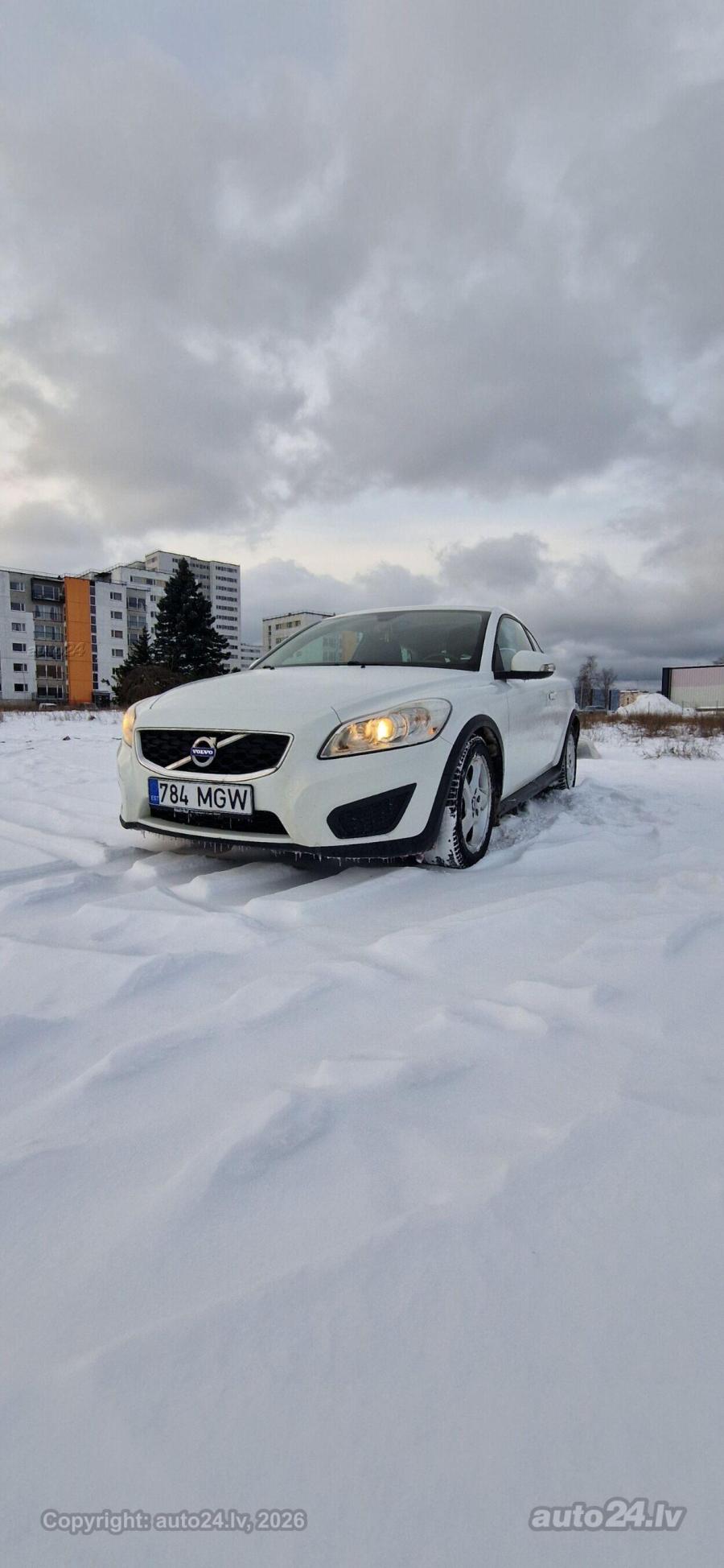White Volvo C30 2011 in Tallinn, with an engine capacity of 1.60 L and mileage of 345 thousand km for 3500 €, photo 1 on AUTOMOTO.COM.LV