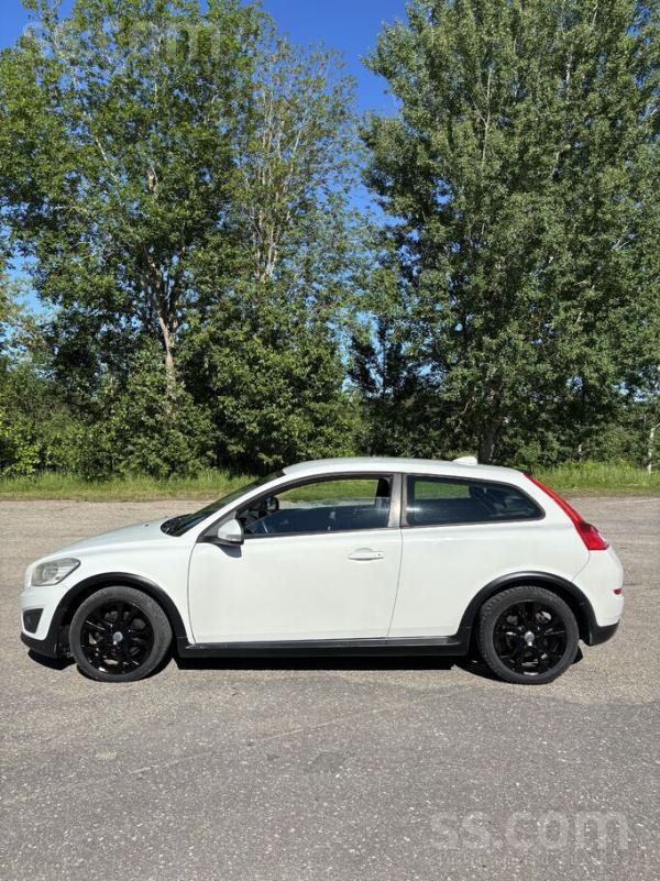 Balts Volvo C30 2011 Bauska, ar dzinēja tilpumu 1.60 L un nobraukumu 316 tūkst. km par 3800 €, foto 6 vietnē AUTOMOTO.COM.LV