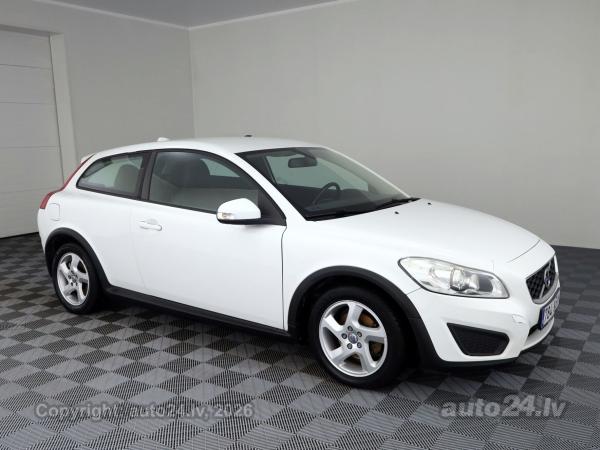 Balts Volvo C30 2011 Tallina, ar dzinēja tilpumu 1.60 L un nobraukumu 349 tūkst. km par 2699 €, foto 1 vietnē AUTOMOTO.COM.LV