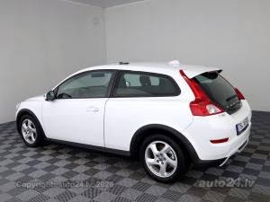 White Volvo C30 2011 in Tallinn, with an engine capacity of 1.60 L and mileage of 349 thousand km for 2699 €, photo 5 on AUTOMOTO.COM.LV
