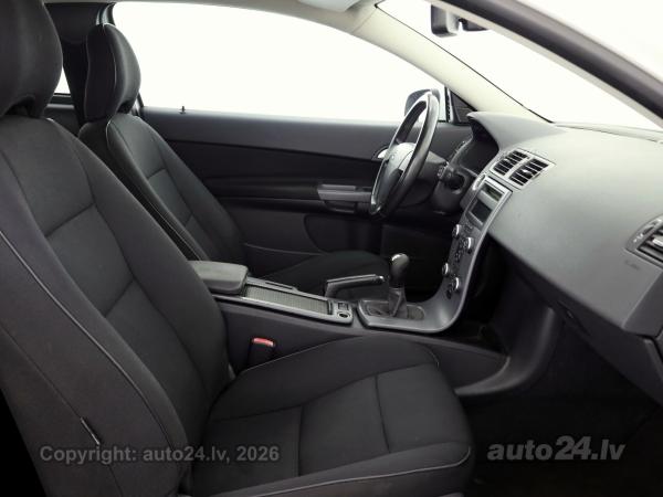 Balts Volvo C30 2011 Tallina, ar dzinēja tilpumu 1.60 L un nobraukumu 349 tūkst. km par 2699 €, foto 6 vietnē AUTOMOTO.COM.LV
