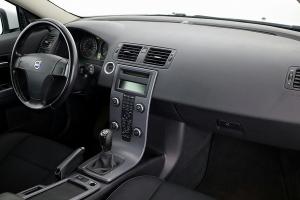 Белый Вольво Ц30 2011 в Таллин, объемом двигателя 1.60 л и пробегом 349 тыс. км за 2699 €, фото 6 на AUTOMOTO.COM.LV