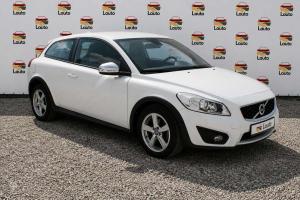 White Volvo C30 2012 in Vilnius, with an engine capacity of 1.60 L and mileage of 281 thousand km for 4900 €, photo 3 on AUTOMOTO.COM.LV