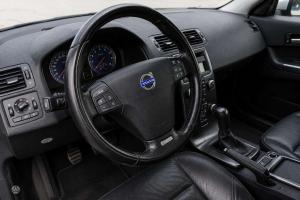 White Volvo C30 2012 in Vilnius, with an engine capacity of 1.60 L and mileage of 281 thousand km for 4900 €, photo 6 on AUTOMOTO.COM.LV