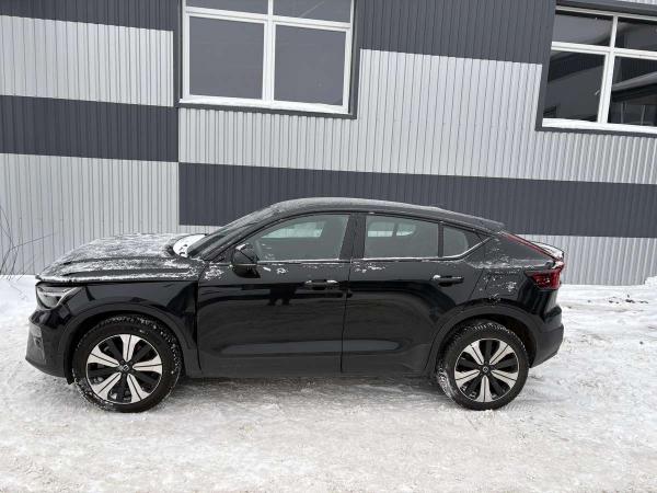 Melns Volvo C40 2022 Mažeikiai, ar dzinēja tilpumu 0.00 L un nobraukumu 41 tūkst. km par 14499 €, foto 3 vietnē AUTOMOTO.COM.LV