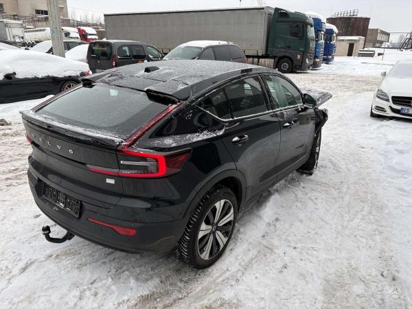 Melns Volvo C40 2022 Mažeikiai, ar dzinēja tilpumu 0.00 L un nobraukumu 41 tūkst. km par 14499 €, foto 4 vietnē AUTOMOTO.COM.LV