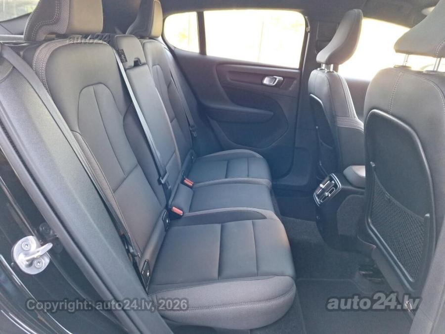 Melns Volvo C40 2023 Tartu, ar dzinēja tilpumu 0.00 L un nobraukumu 122 tūkst. km par 30900 €, foto 9 vietnē AUTOMOTO.COM.LV