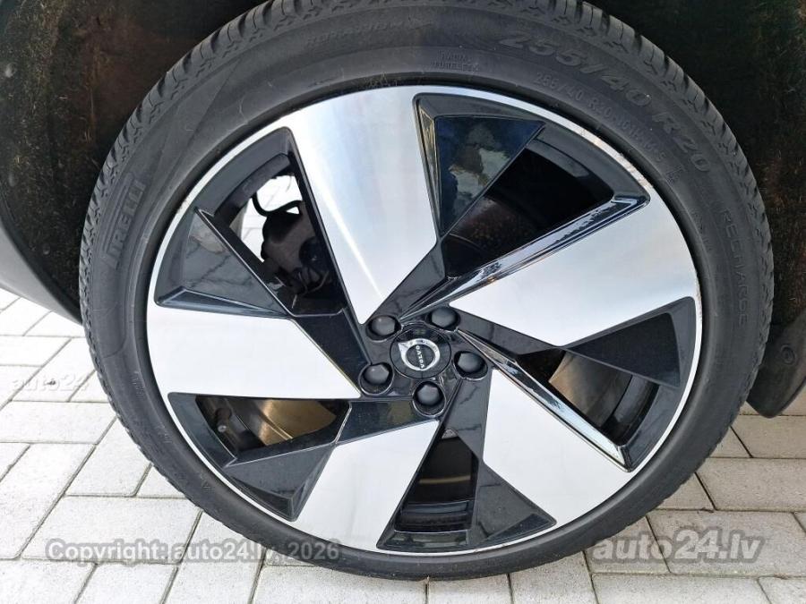 Melns Volvo C40 2023 Tartu, ar dzinēja tilpumu 0.00 L un nobraukumu 122 tūkst. km par 30900 €, foto 14 vietnē AUTOMOTO.COM.LV