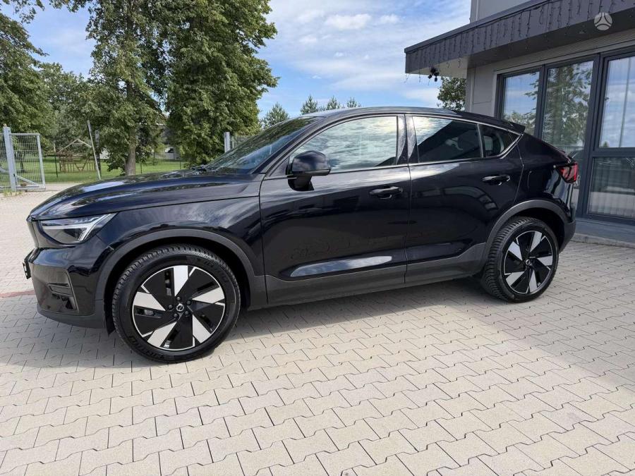 Melns Volvo C40 2023 Šauļi, ar dzinēja tilpumu 0.00 L un nobraukumu 104 tūkst. km par 29900 €, foto 4 vietnē AUTOMOTO.COM.LV