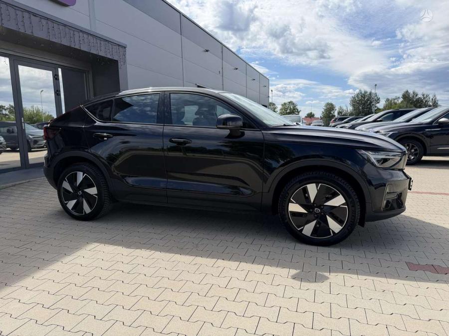 Melns Volvo C40 2023 Šauļi, ar dzinēja tilpumu 0.00 L un nobraukumu 104 tūkst. km par 29900 €, foto 7 vietnē AUTOMOTO.COM.LV