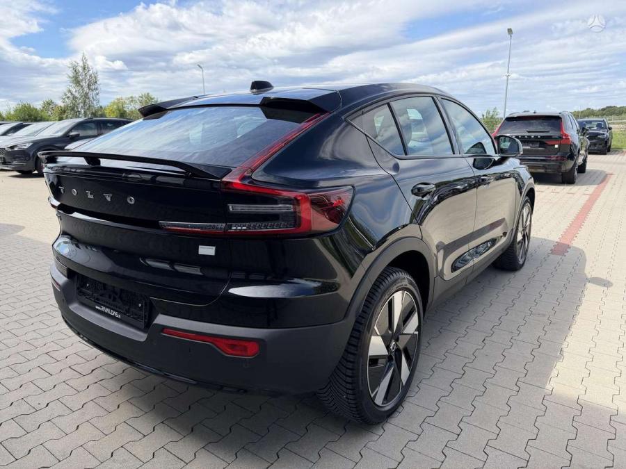 Melns Volvo C40 2023 Šauļi, ar dzinēja tilpumu 0.00 L un nobraukumu 104 tūkst. km par 29900 €, foto 9 vietnē AUTOMOTO.COM.LV
