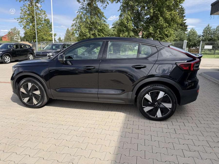 Melns Volvo C40 2023 Šauļi, ar dzinēja tilpumu 0.00 L un nobraukumu 104 tūkst. km par 29900 €, foto 12 vietnē AUTOMOTO.COM.LV
