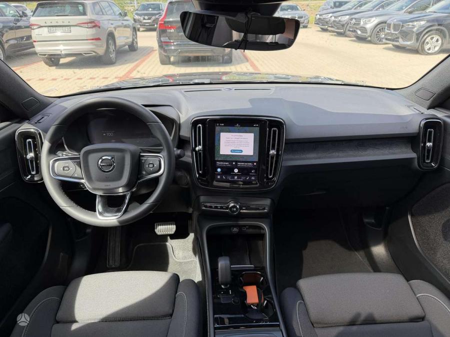 Melns Volvo C40 2023 Šauļi, ar dzinēja tilpumu 0.00 L un nobraukumu 104 tūkst. km par 29900 €, foto 17 vietnē AUTOMOTO.COM.LV