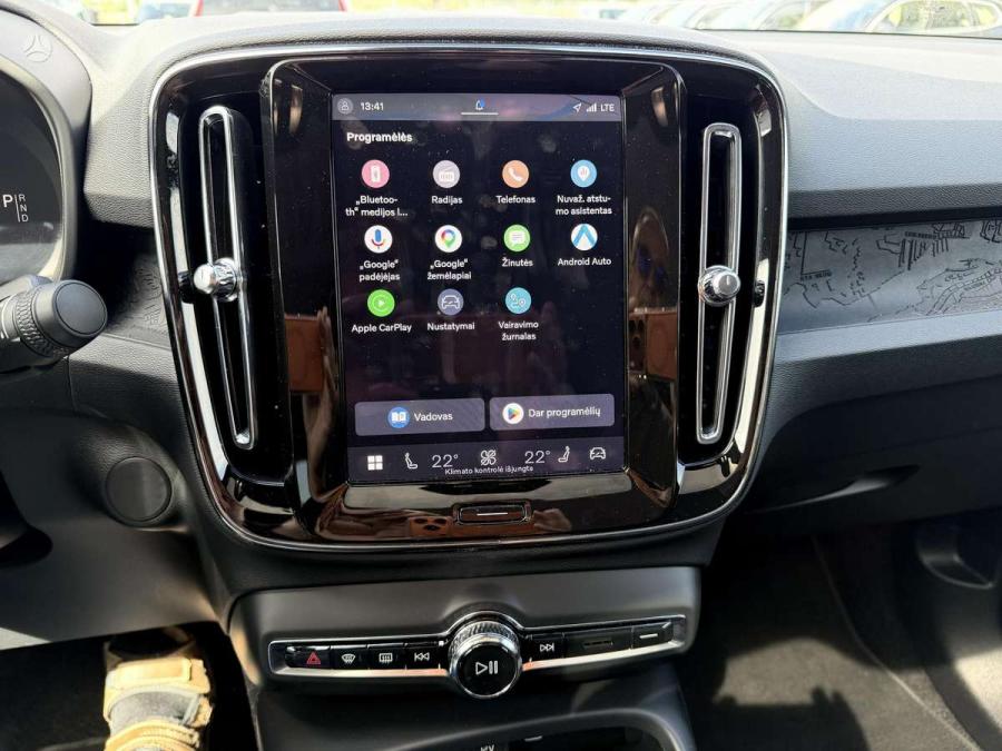 Melns Volvo C40 2023 Šauļi, ar dzinēja tilpumu 0.00 L un nobraukumu 104 tūkst. km par 29900 €, foto 23 vietnē AUTOMOTO.COM.LV