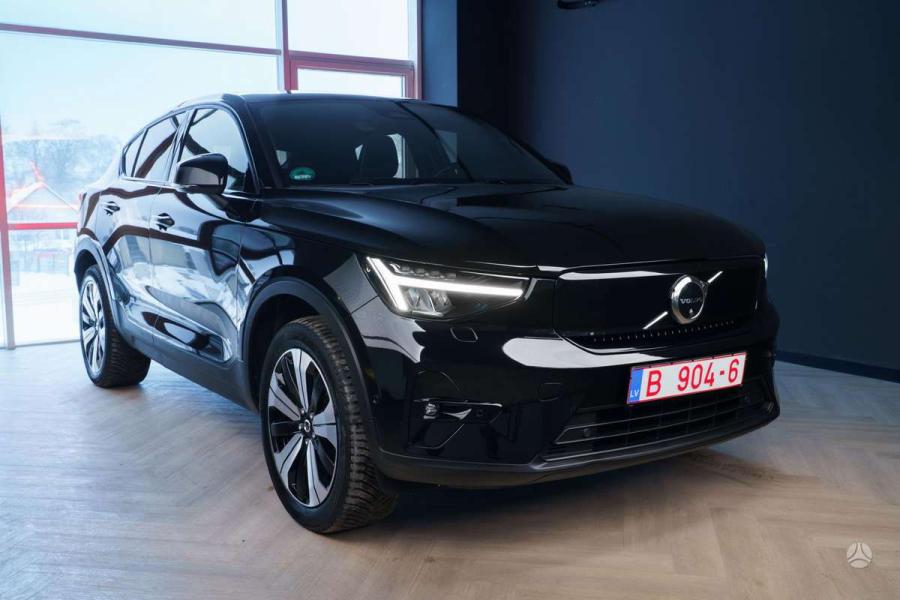 Black Volvo C40 2022 in Riga, with an engine capacity of 0.00 L and mileage of 19 thousand km for 29999 €, photo 1 on AUTOMOTO.COM.LV