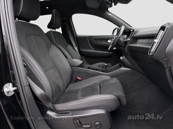 Melns Volvo C40 2022 Pērnava, ar dzinēja tilpumu 0.00 L un nobraukumu 89 tūkst. km par 35900 €, foto 5 vietnē AUTOMOTO.COM.LV