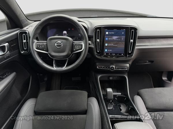 Melns Volvo C40 2022 Pērnava, ar dzinēja tilpumu 0.00 L un nobraukumu 89 tūkst. km par 35900 €, foto 6 vietnē AUTOMOTO.COM.LV
