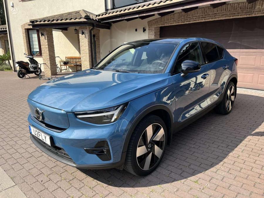 Zils Volvo C40 2023 Viļņa, ar dzinēja tilpumu 0.00 L un nobraukumu 41 tūkst. km par 32999 €, foto 1 vietnē AUTOMOTO.COM.LV