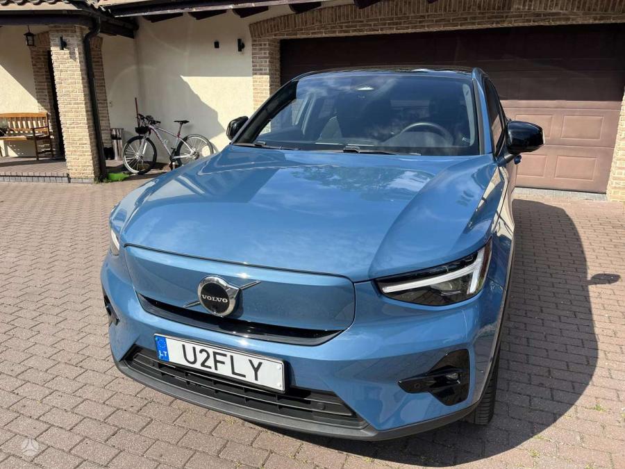 Zils Volvo C40 2023 Viļņa, ar dzinēja tilpumu 0.00 L un nobraukumu 41 tūkst. km par 32999 €, foto 3 vietnē AUTOMOTO.COM.LV