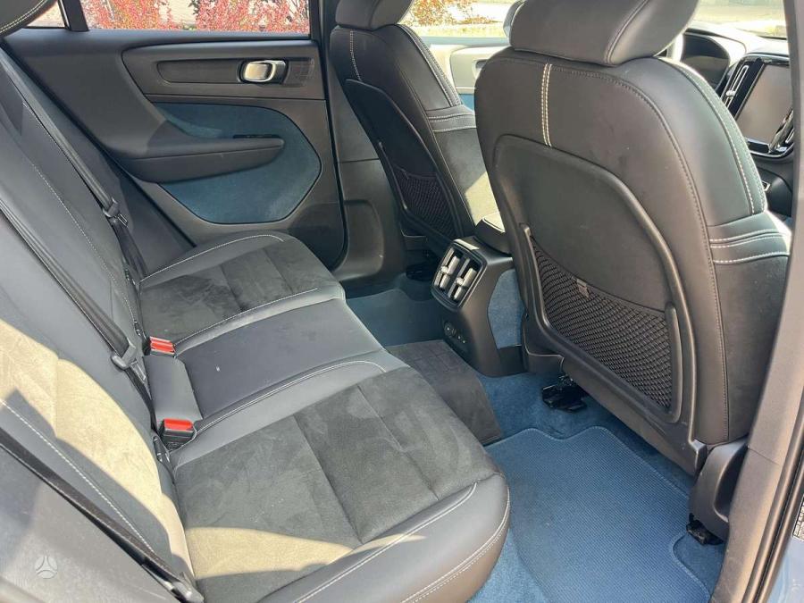 Zils Volvo C40 2023 Viļņa, ar dzinēja tilpumu 0.00 L un nobraukumu 41 tūkst. km par 32999 €, foto 9 vietnē AUTOMOTO.COM.LV