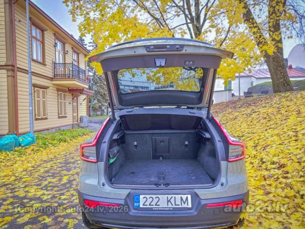 Green Volvo C40 2022 in Tallinn, with an engine capacity of 0.00 L and mileage of 78 thousand km for 36900 €, photo 10 on AUTOMOTO.COM.LV