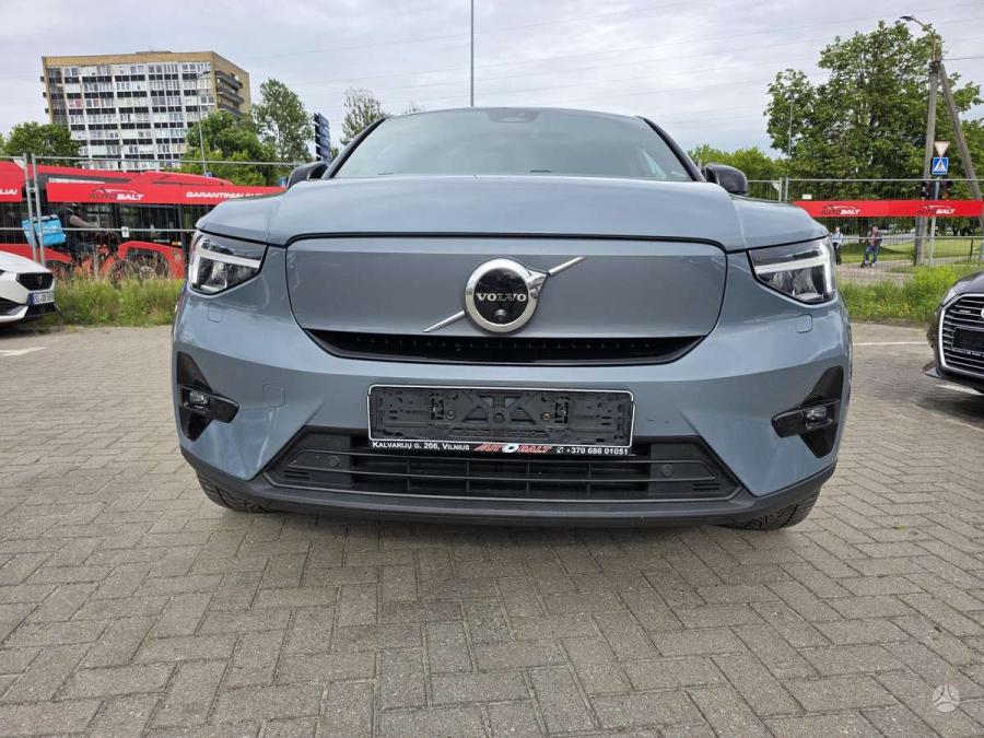 Pelēks Volvo C40 2022 Viļņa, ar dzinēja tilpumu 0.00 L un nobraukumu 50 tūkst. km par 23000 €, foto 3 vietnē AUTOMOTO.COM.LV