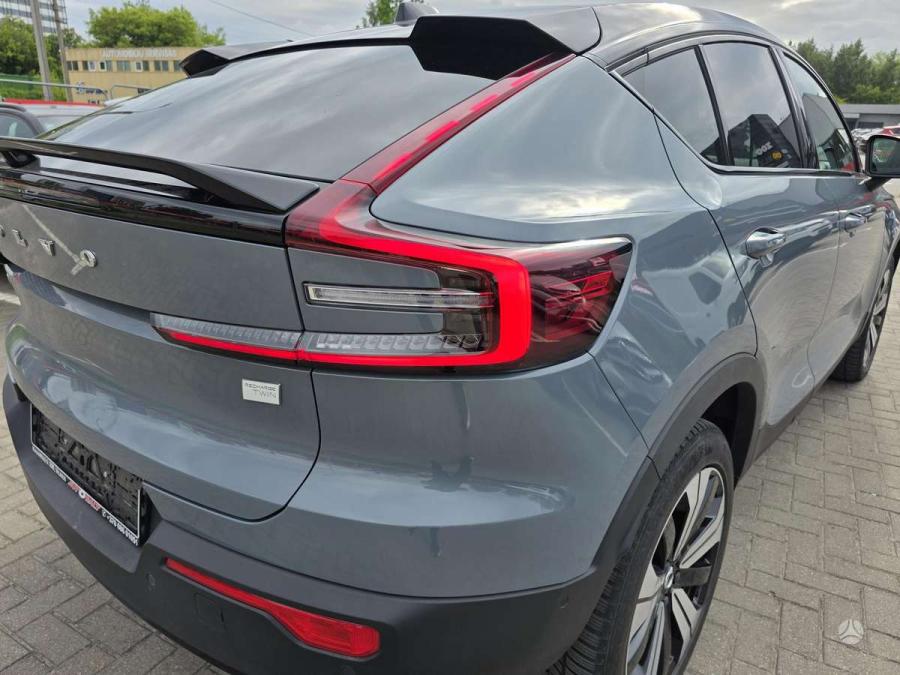 Pelēks Volvo C40 2022 Viļņa, ar dzinēja tilpumu 0.00 L un nobraukumu 50 tūkst. km par 23000 €, foto 11 vietnē AUTOMOTO.COM.LV