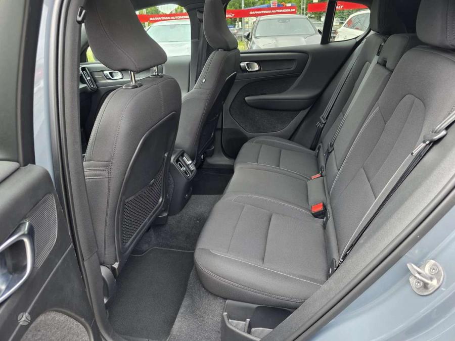 Pelēks Volvo C40 2022 Viļņa, ar dzinēja tilpumu 0.00 L un nobraukumu 50 tūkst. km par 23000 €, foto 18 vietnē AUTOMOTO.COM.LV