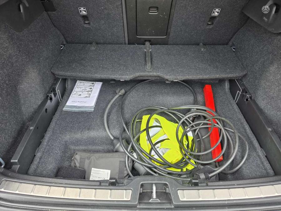 Pelēks Volvo C40 2022 Viļņa, ar dzinēja tilpumu 0.00 L un nobraukumu 50 tūkst. km par 23000 €, foto 23 vietnē AUTOMOTO.COM.LV