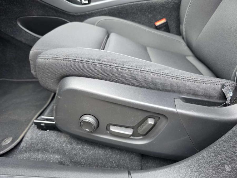Pelēks Volvo C40 2022 Viļņa, ar dzinēja tilpumu 0.00 L un nobraukumu 50 tūkst. km par 23000 €, foto 27 vietnē AUTOMOTO.COM.LV